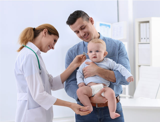 Comment nettoyer les oreilles de bébé